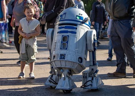 Star Wars Galaxys Edge Characters At Disneyland Walt Disney World