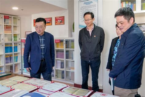 教育部教材局书记、局长田慧生一行调研指导国家教材建设重点研究基地（职业教育教材建设和管理政策）