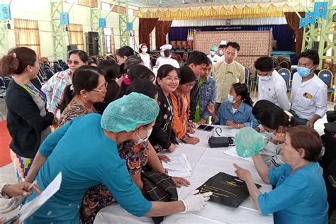 ရေနံချောင်းတက္ကသိုလ်၌ ကိုဗစ် ၁၉ ထပ်ဆောင်းကာကွယ်ဆေး ထိုးနှံပေး Information And Public Relations