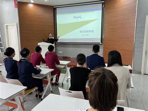 华飞航空1x民航空中服务（初级）证书公益培训开班 知乎