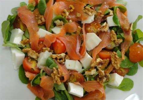 Ensalada De Canónigos Salmón Ahumado Y Pepinillos Por Aurora Receta Saludable Nutricienta