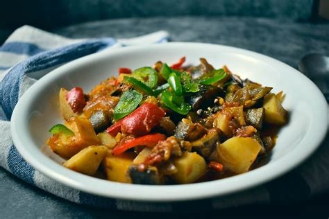 7 Ingredient Mediterranean Eggplant Stew Vegan Bimorah