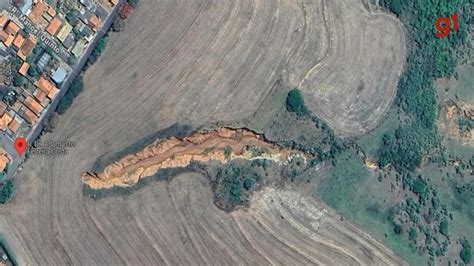 Cratera gigantesca vista por imagens de satélite no interior de SP tem