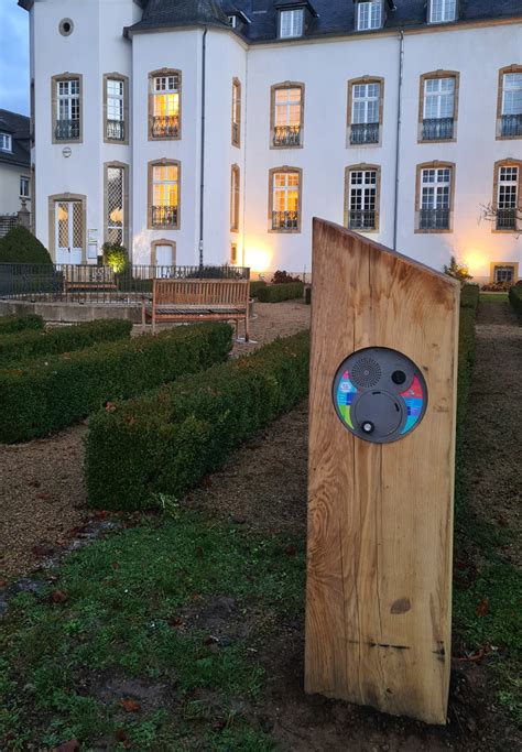 U Turn Round Munsbach Castle Blackbox Av