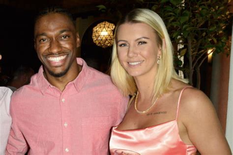 Robert Griffin Iii Wife Go Viral In Paris Thanks To Wild Photo The Spun