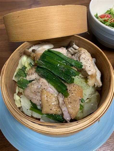 鳥もも肉のにんにく醤油蒸し By うまいあれ 【クックパッド】 簡単おいしいみんなのレシピが394万品