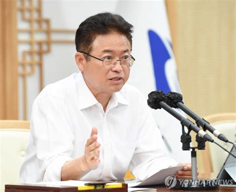 동요 말고 일상 생활에 전념 당부한 이철우 지사