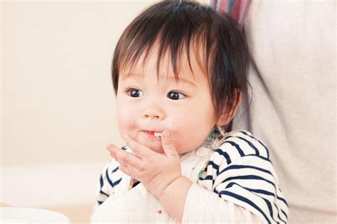 赤ちゃんの食べる意欲を育てる食べさせ方のコツ食べない遊び食べに悩むママ必見専門家監修 Baby moベビモ