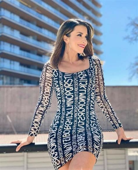 Pin De Felipe Contreras En Gorgeous Girls Balcony Mexicana Hermosa