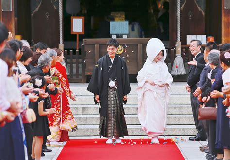 遠石八幡宮で神前式和の結婚式日本の結婚式