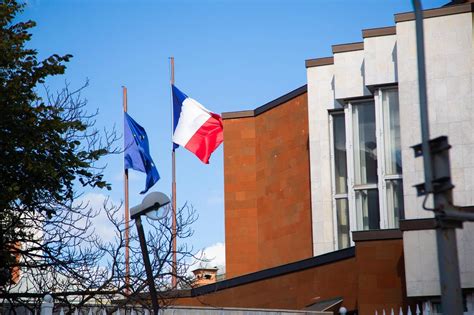 Газета Le Figaro удалила информацию о согласии Франции и Британии на удары по РФ