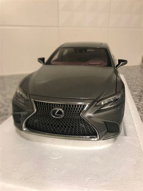 【新品未使用】lexus レクサス1 18 Ls500h ミニカー