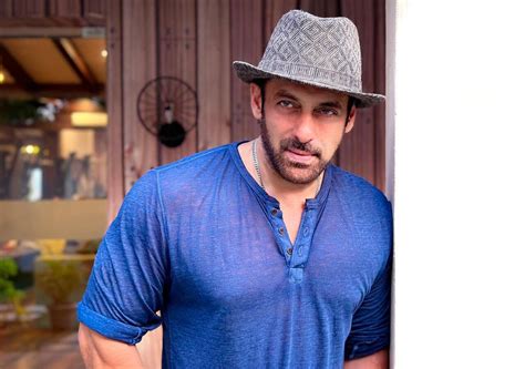 Salman Khan Starts Shooting Of Sikandar Shares First Look Rashmika