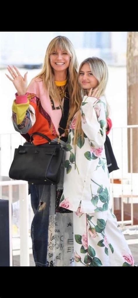 Pin By Roland On Lenie Klum Fashion Floral Skirt Women S Top