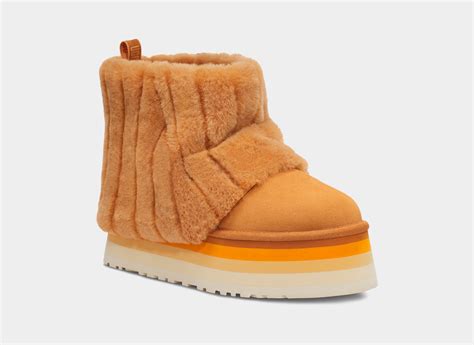 Classic Mini Sherpa Corduroy Boot Ugg®