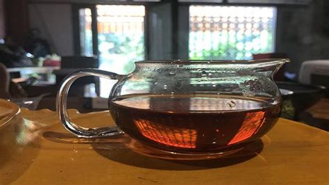 老徐鑒茶54期：10多年的普洱茶老茶頭，品鑑後不止是年份差距大 每日頭條