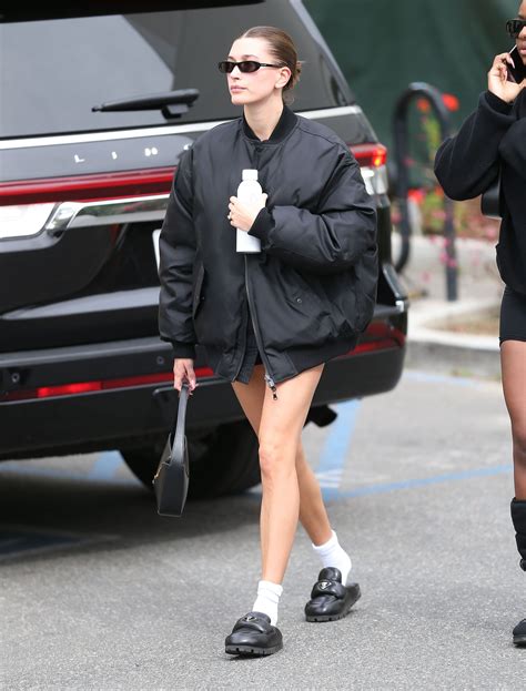 Hailey Bieber Is The Latest Celeb To Embrace The Jellyfish Trend Fashnfly