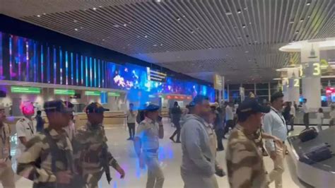 ప్రజ్వల్ రేవణ్ణ అరెస్ట్ బెంగళూరు ఎయిర్‌పోర్టులో ల్యాండ్ అవ్వగానే అదుపులోకి Times Now Telugu