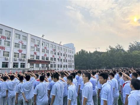 搭乘“甸一号”，向梦想出发——山东省济南甸柳第一中学开学啦！ 齐鲁晚报网