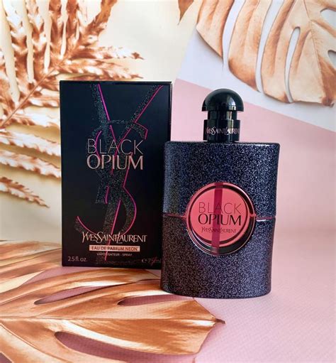 Аромат black opium neon yves saint laurent — цена 1650 грн в каталоге ...