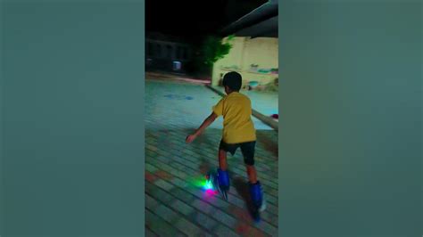 Kis Kis Ko Skating Chalana Aata Ha Youtube