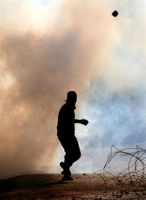 View Kashmir Stone Pelting In Kashmir