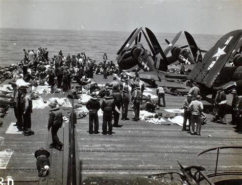 Asisbiz Vought F4u 1d Corsair Vf 84 White 178 Cv 17 Uss Bunker Hill 1945 01