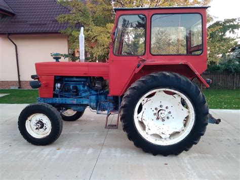 Vand Tractor U650 Gaesti • Olx Ro
