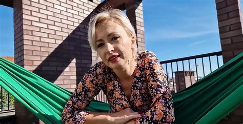 Wanilianna In Her Summer Dress And Seamed Nylon Stockings Is Teasing You On The Roof Top Xhamster