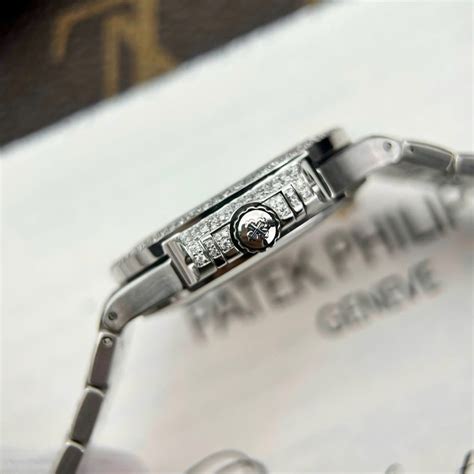 Đồng Hồ Patek Philippe Nautilus 7118 Đính Full Kim Cương Nhân Tạo