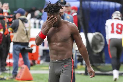 Steelers Legend Antonio Brown Makes Crazy Offer To Be Back On
