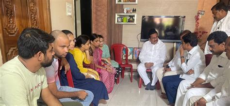 బుద్దే రాజేశ్వర్ కుటుంబాన్ని పరామర్శించిన మాజీ ఎమ్మెల్యే Telangana Express Telugu News Portal