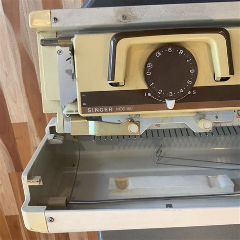 Machine Knitting SK150 Mod 150 Studio Knitting Machine