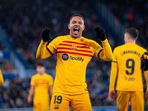 Barcelona recupera el color con triunfo solvente ante Alavés en la Liga