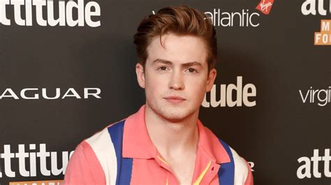 ‘heartstopper Actor Kit Connor Comes Out In A Tweet After Fandom