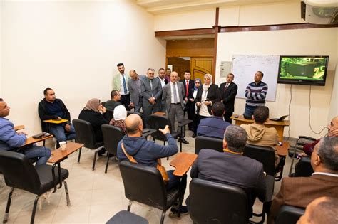القوى العاملة تنقل خبراتها في مجال السلامة والصحة المهنية لوفد عراقي