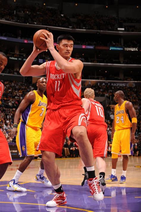 Nba四大球星的小腿，麦蒂纤细型，科比常规型