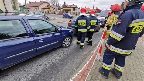 ZRĘCIN Zderzenie dwóch pojazdów na skrzyżowaniu