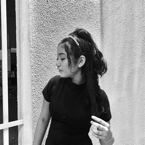 Isabele Gomes Youtube