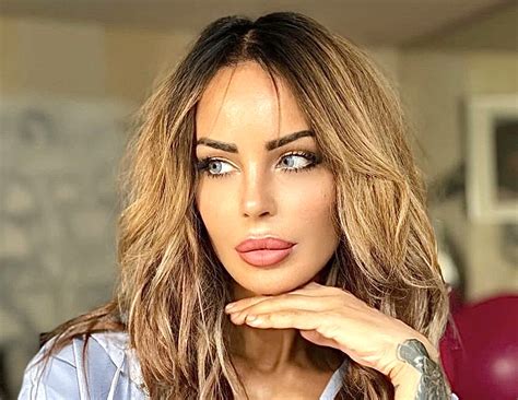 Nina Moric Si Scaglia Contro Una Collega È Una Strona Una Falsa”