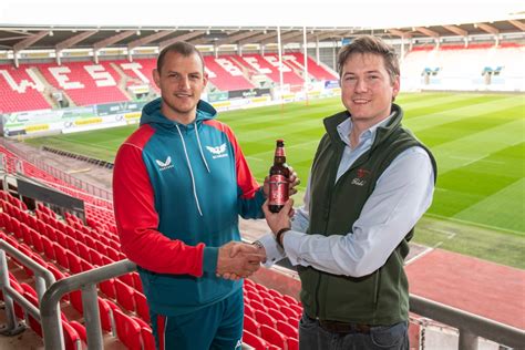 Scarlets And Felinfoel Unveil 150th Anniversary Ale Scarlets Rugby