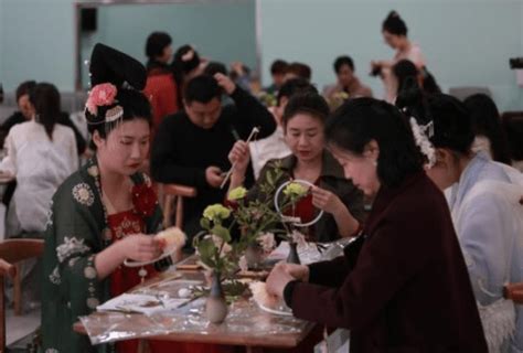 平湖馨苑社区国风雅集迎三八 活动 文化 花灯