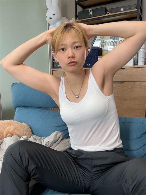 ときちゃん On Twitter みんなが脇脇言うのでなんのお色気もない脇のポーズをしました。