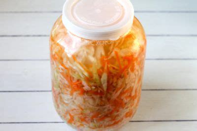 Квашеная капуста в банках: классические рецепты с фото, секреты ...