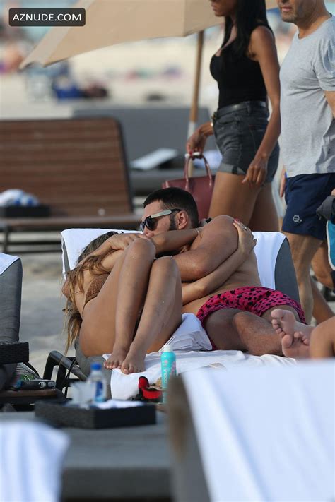 Jessica Ledon And Ariadna Gutierrez Have A Pda Filled Beach Day With