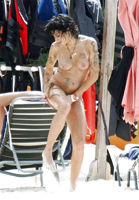 Amy Winehouse Porn Pictures Xxx Photos Sex Images 152937 Pictoa