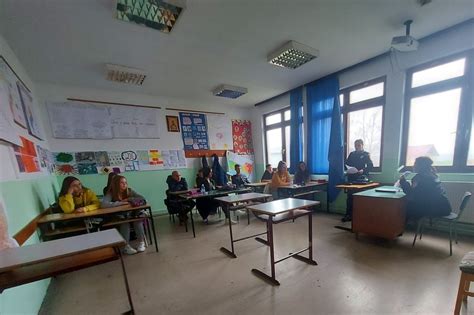 „ВАТРЕНО ОРУЖЈЕ НИЈЕ МУЗИЧКИ ИНСТРУМЕНТ“ Ju Osnovna škola Vuk Karadžić