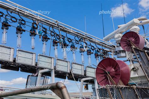 イカ釣り漁船の集魚灯 写真素材 6774224 フォトライブラリー photolibrary
