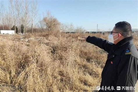 草地突发火情，公交驾驶员迅速灭火消除隐患褚宁孟家村火势