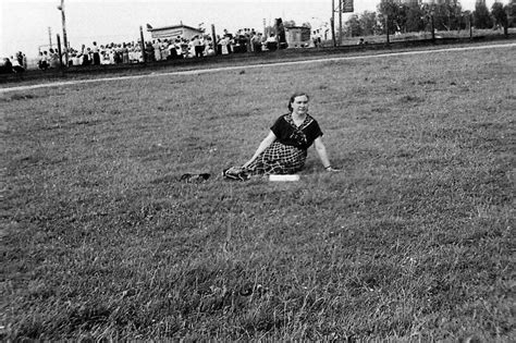 Негатив черно белый Устала 1951 г